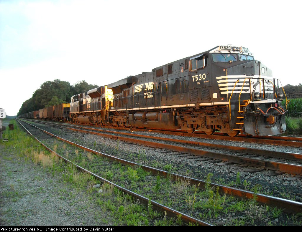 NS ES40DC/ES44DC #7530 and, NS SD70M-2 #2704